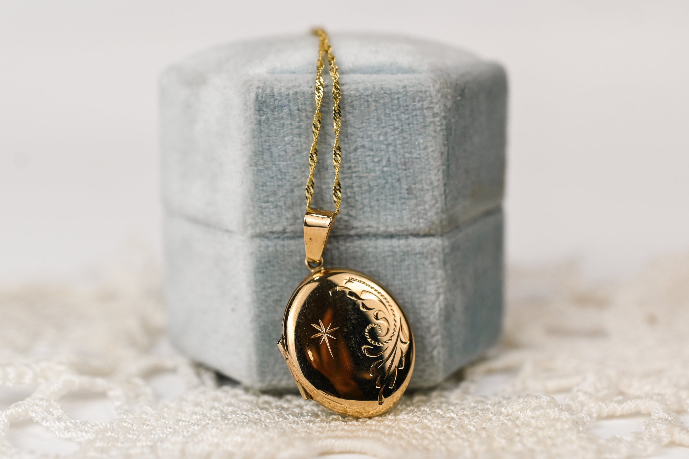 solid gold locket oval